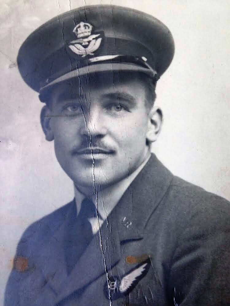 Steven Crew – RAF PATHFINDERS ARCHIVE