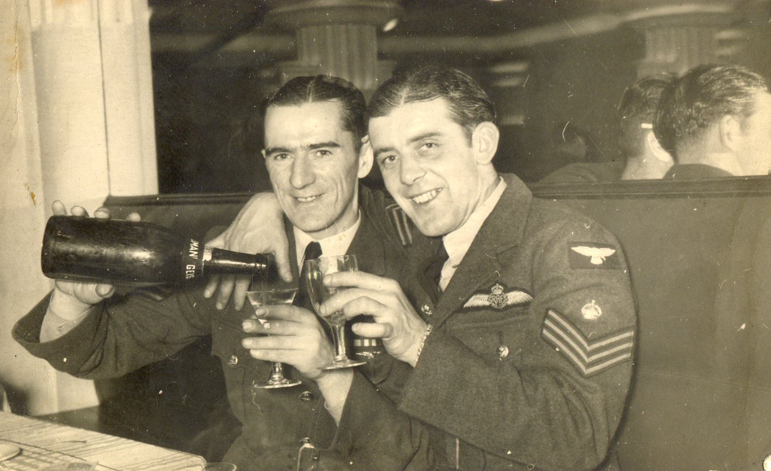 Frank Smith & Patch the Dog – RAF PATHFINDERS ARCHIVE