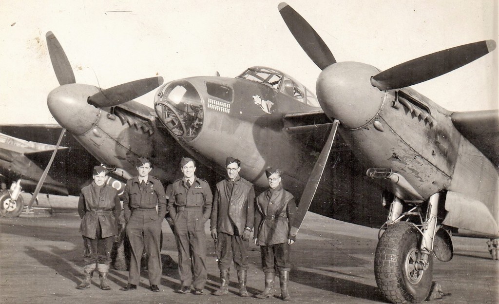 627 Squadron: Aircrew and Ground Crew – RAF PATHFINDERS ARCHIVE